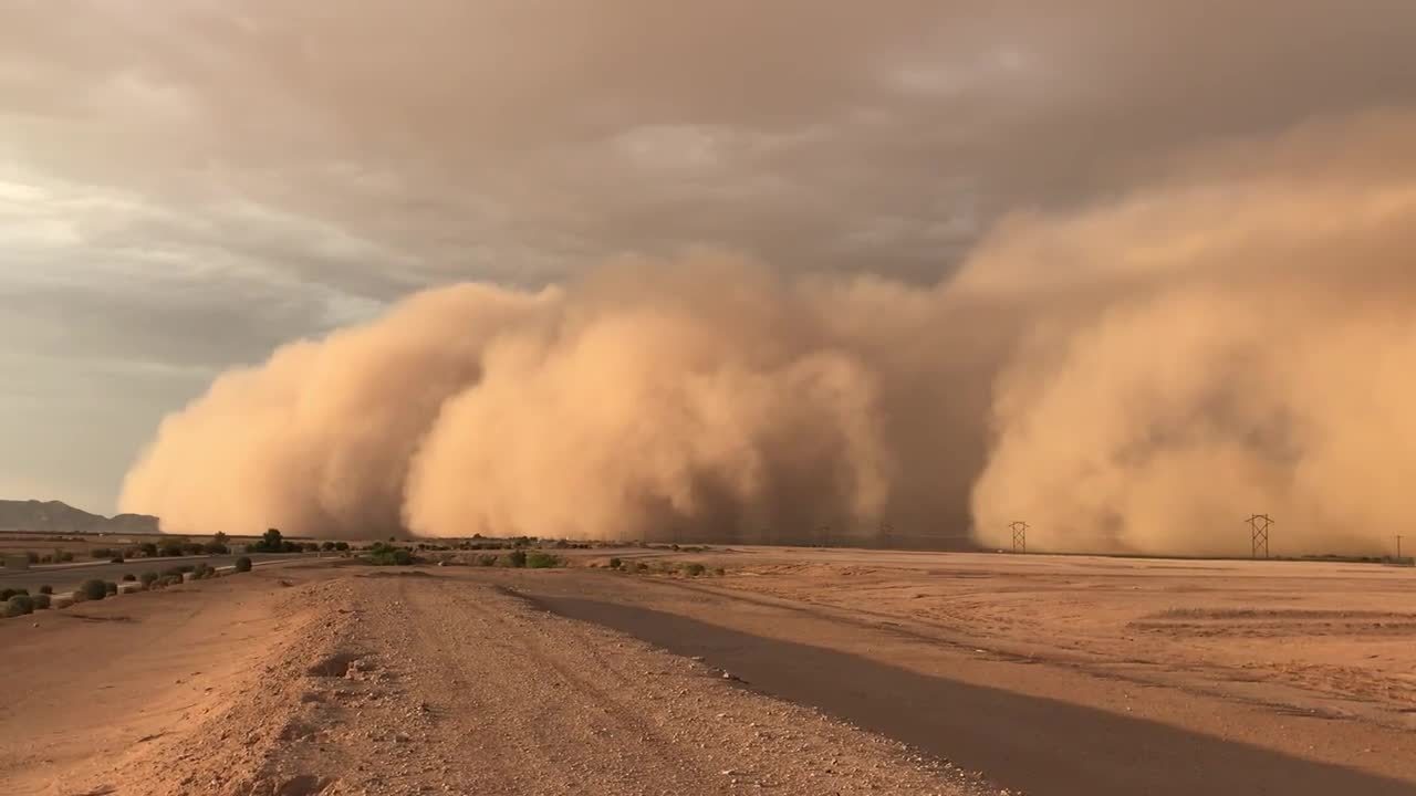 Fast Moving Dust Storm | Jukin Licensing