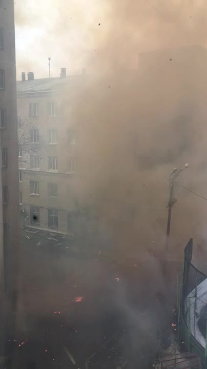 Oxygen Cylinders Explode | Jukin Licensing