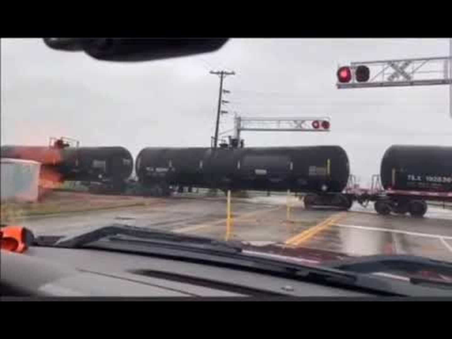 Train Carrying Ethanol Derails Close To Other Vehicles | Jukin Licensing