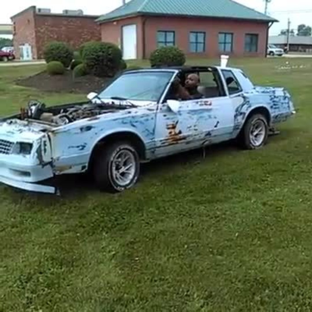 Clunker Car Held Together by Shoestring | Jukin Licensing