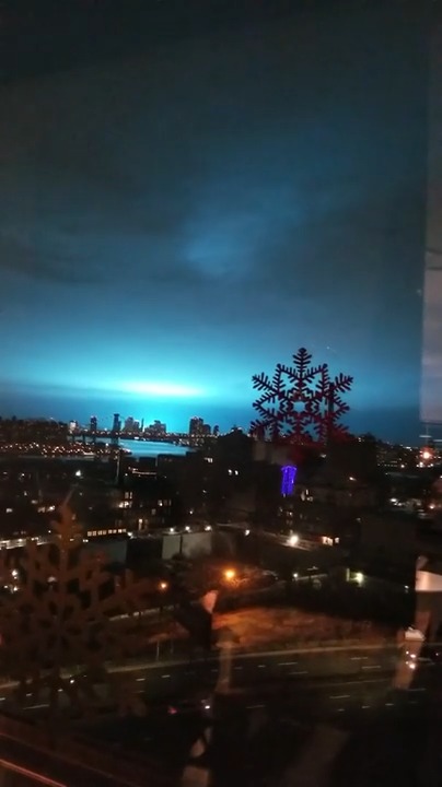 Strange Blue Light Illuminates NYC Night | Jukin Licensing