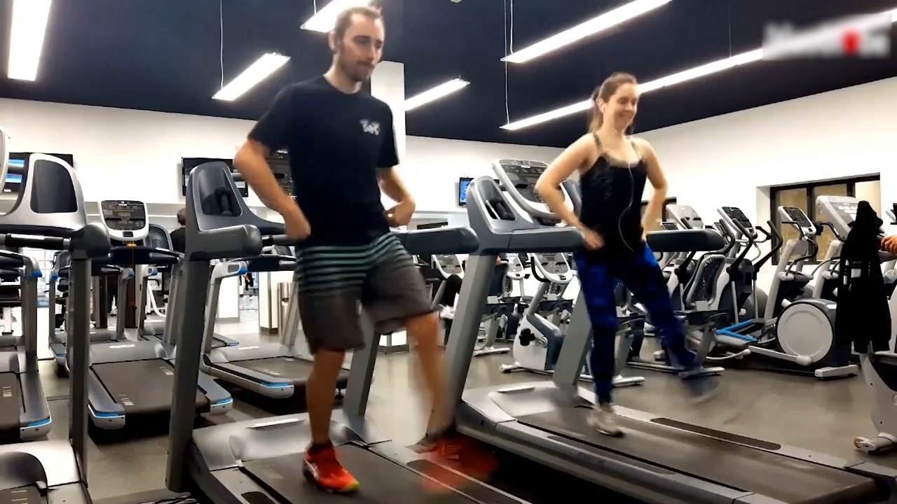 Couple Gives Cool Dance Performance on Treadmills At Gym | Jukin Licensing