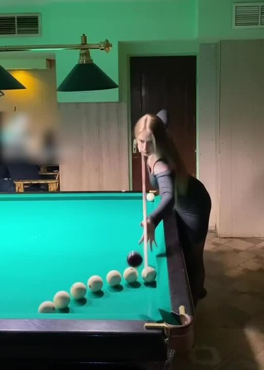 Woman Shows Impressive Pool Tricks With Playing With Multiple Balls ...
