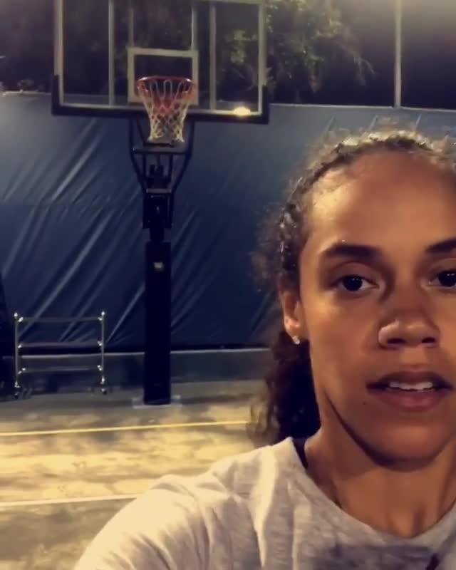 Woman Records Herself Shoot Backwards Shot | Jukin Licensing