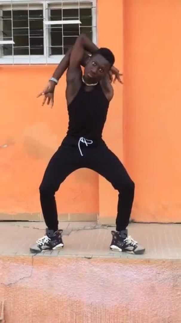 Dancer Shows off Bone Breaking Freestyle Choreography | Jukin Licensing