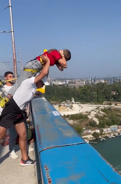 Girl Attempts Bungee Jumping Off of Bridge. | Jukin Licensing