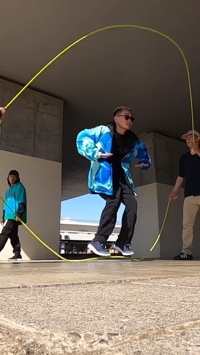Professional Double Dutch Team Displays Their Mind-Blowing Talent ...