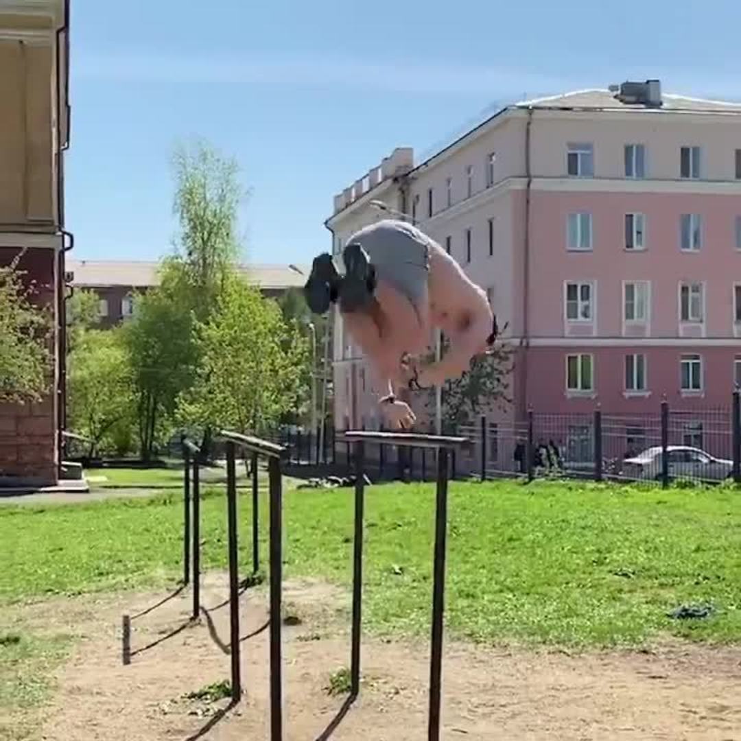 Man Shows Amazing Calisthenics Tricks | Jukin Licensing