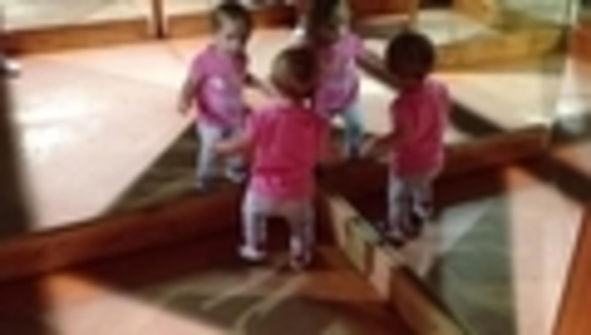 Toddler Mirror Maze Fail | Jukin Licensing