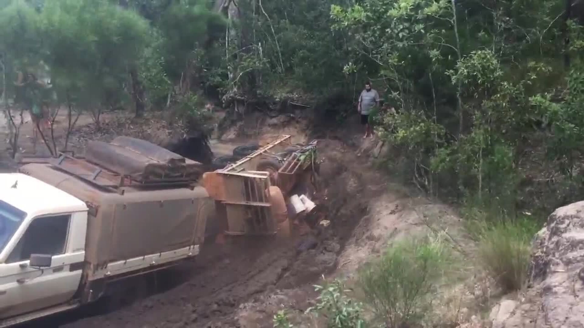 4x4 Towing Fail | Jukin Licensing