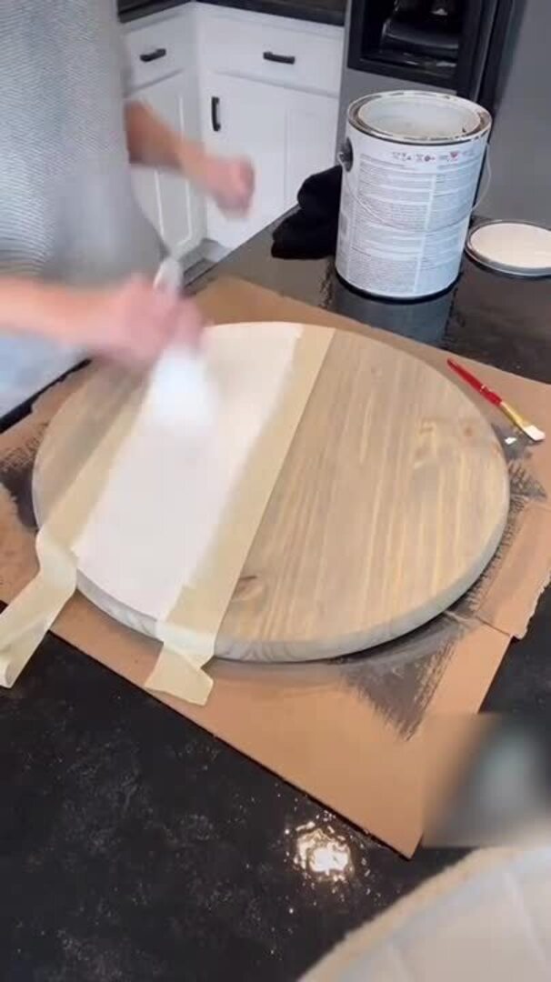 Woman Creates DIY Table Decor Out Of Roundboard | Jukin Licensing