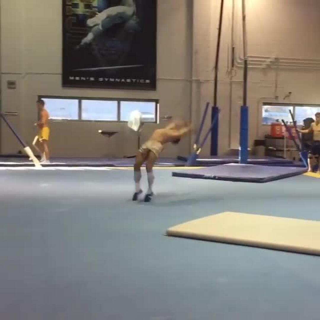 Guy Performs Amazing Tumbling Floor Sequence | Jukin Licensing
