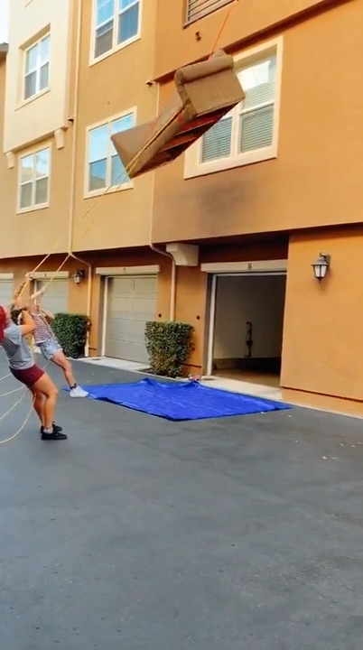 Couch Creatively Lifted Into Apartment | Jukin Licensing