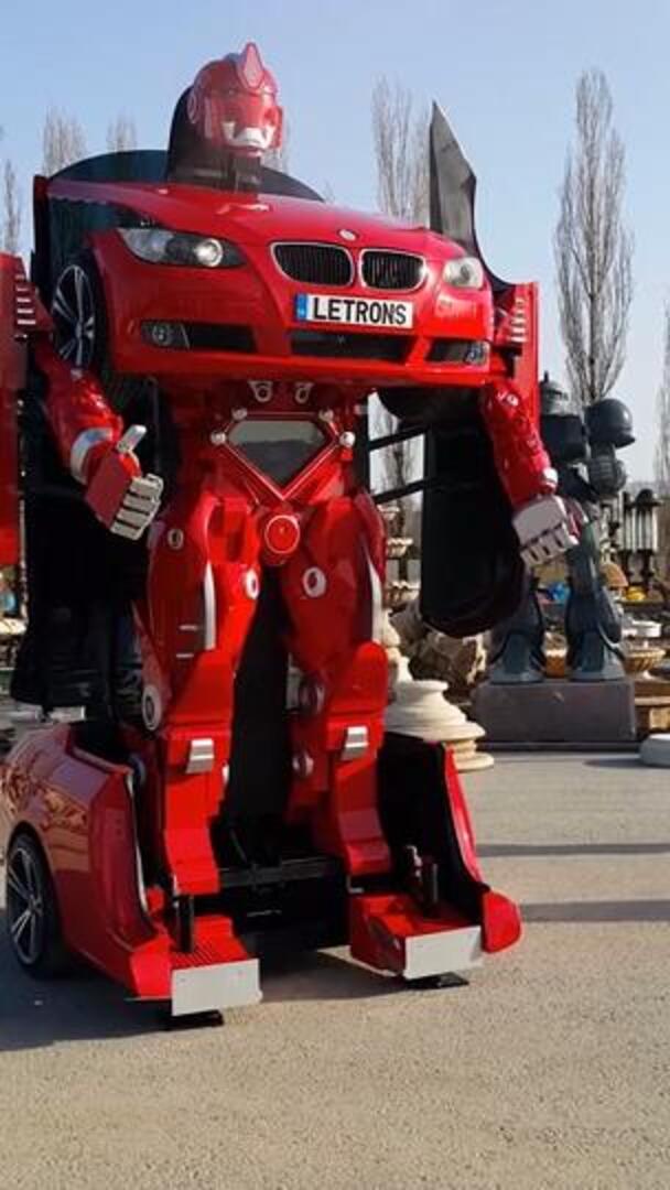 Car Transforms into Robot | Jukin Licensing