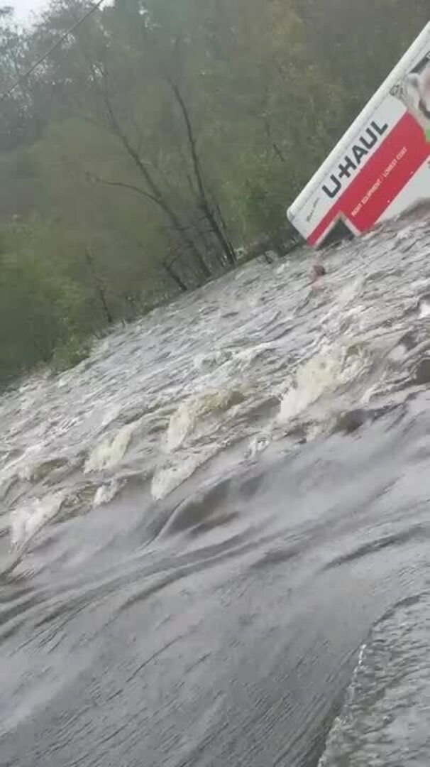Roadside Flood Rescues in North Carolina | Jukin Licensing