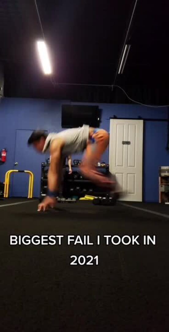 Man Slips and Falls During Intense Workout | Jukin Licensing