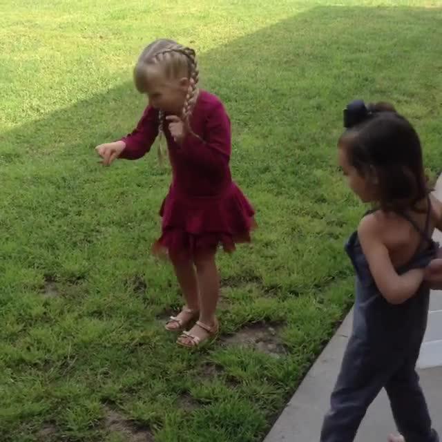 Little Girl Catches Lizard | Jukin Licensing