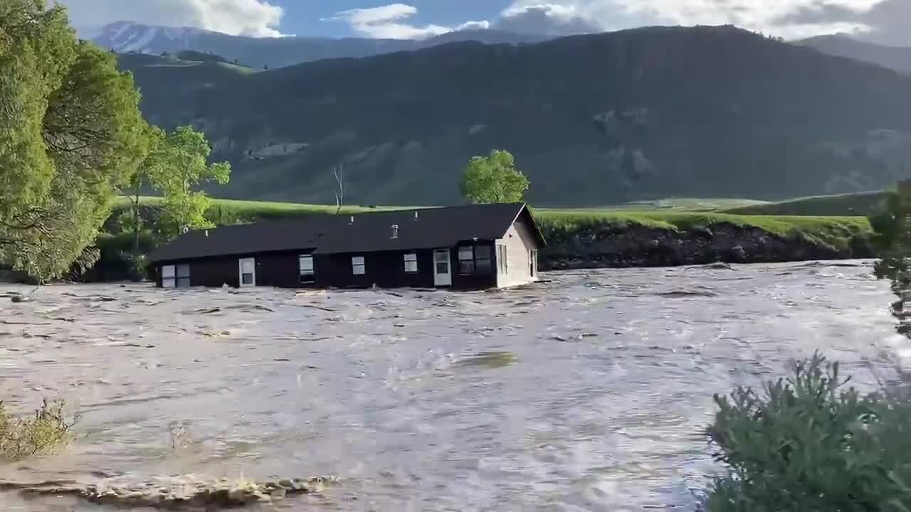 House Floats In Flooded River | Jukin Licensing