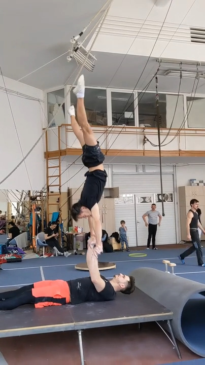 Duo of Acrobats Performs Spectacular Gymnastic Feats | Jukin Licensing