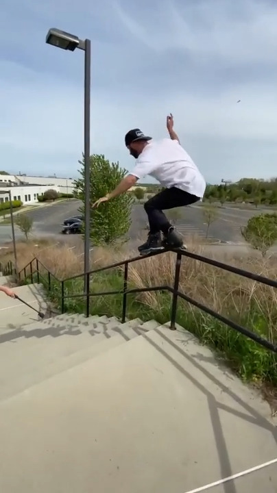Guy Wearing Roller Blades Brilliantly Skates Over Long Railing | Jukin ...