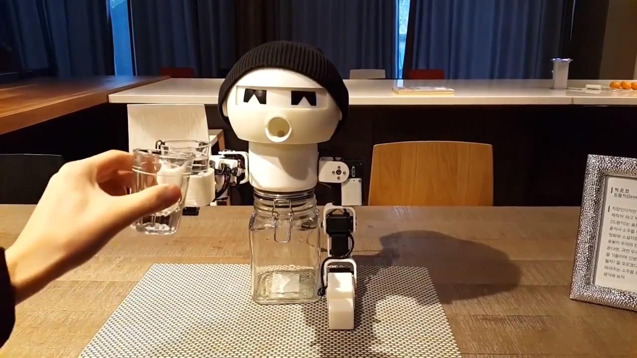 Tiny Robot Drinks Alcohol in South Korea | Jukin Licensing