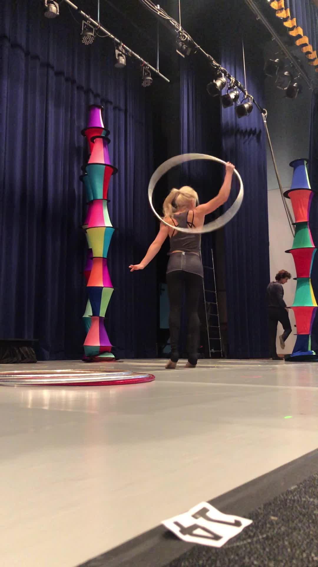 Girl Does Extraordinary Hula Loop Tricks While Practicing | Jukin Licensing