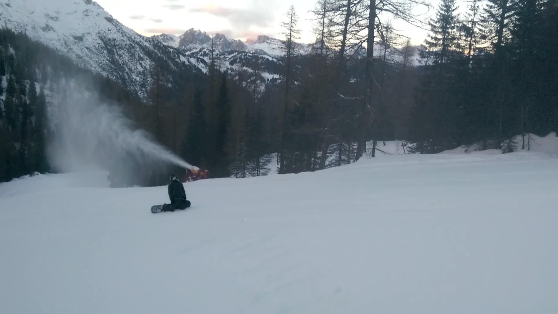 Skier and Snowboarder Crash on Same Jump | Jukin Licensing