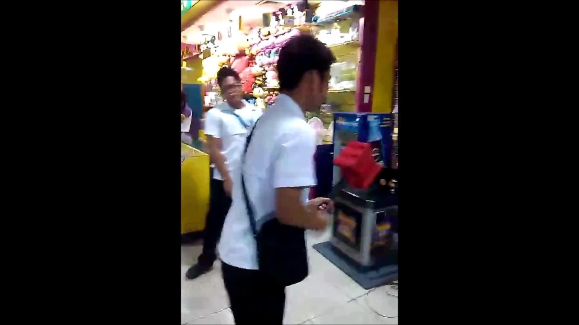 Funny Arcade Game Hammer Fail | Jukin Licensing