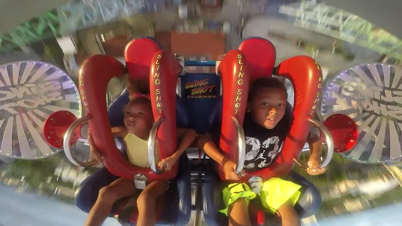 Brave Kids Enjoy Scary Slingshot Ride at Amusement Park | Jukin Licensing
