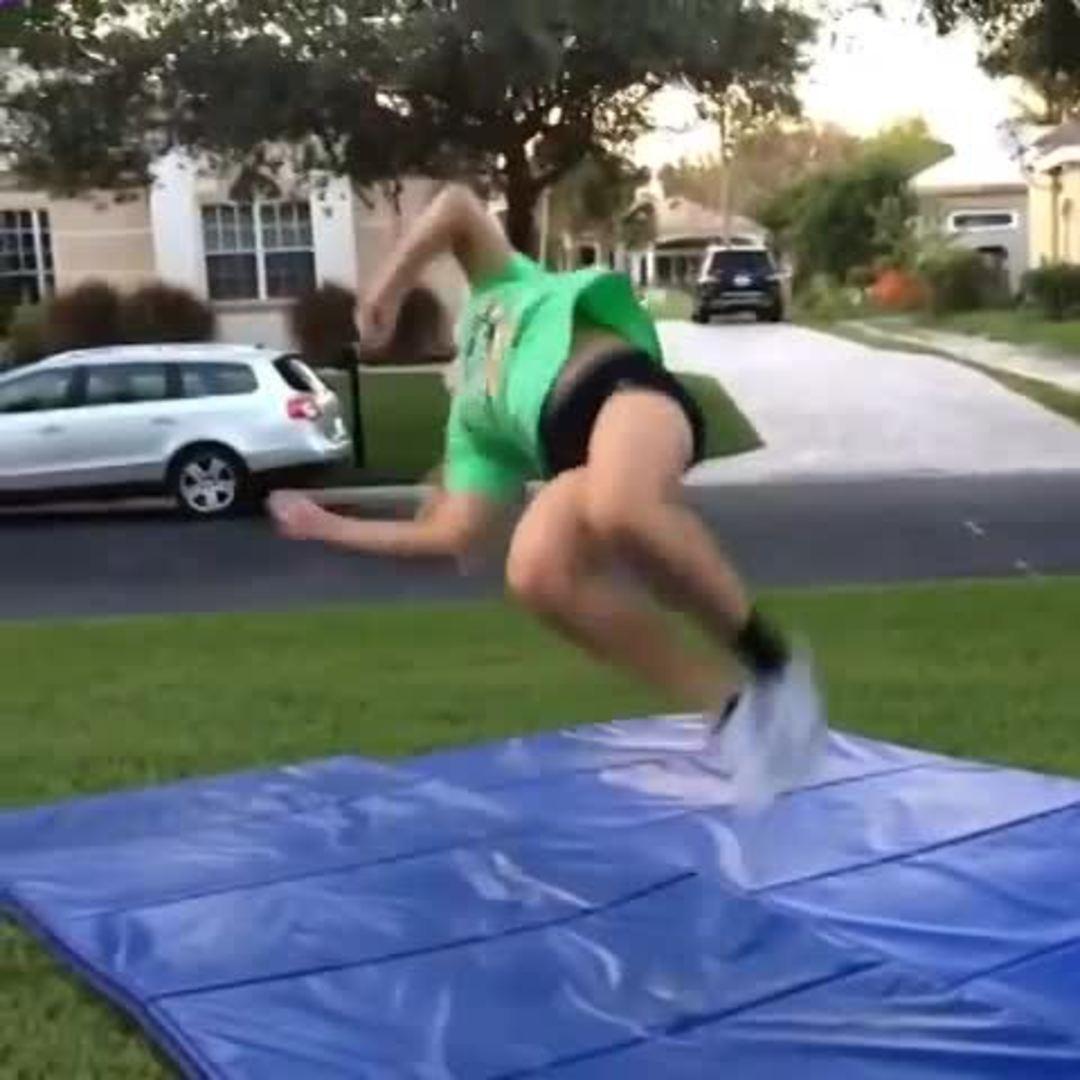 Cheerleading Backflip Fail | Jukin Licensing