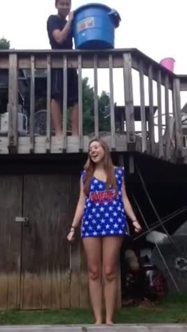 ALS Ice Bucket Challenge Bucket Falls on Girl | Jukin Licensing