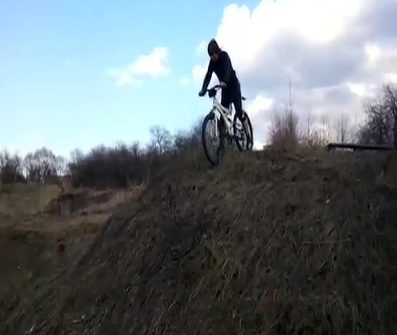 Mountain Bike Downhill Puddle Faceplant | Jukin Licensing