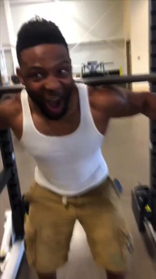 Guy Rips His Shorts While Weightlifting at Gym | Jukin Licensing