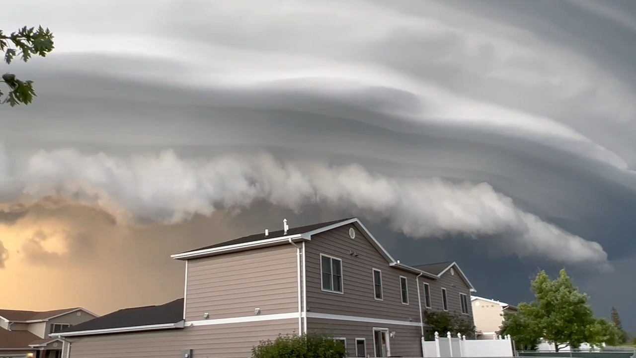 Supercell Hovering Over City in North Dakota, United States | Jukin ...