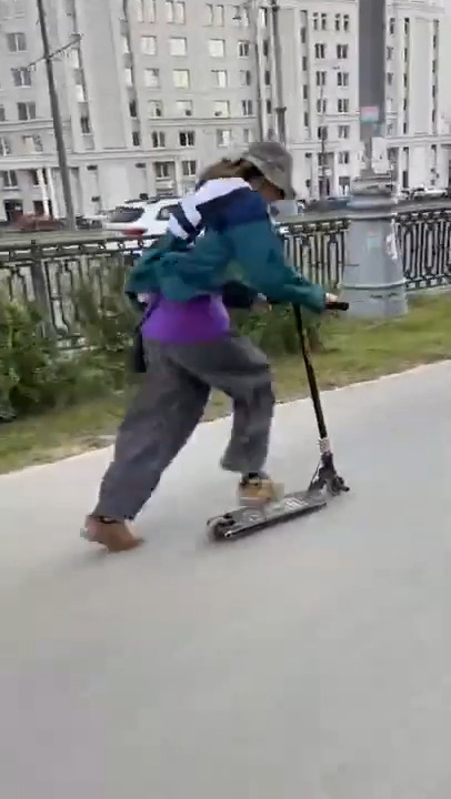 Guy Falls When Scooter Breaks Apart While Riding | Jukin Licensing