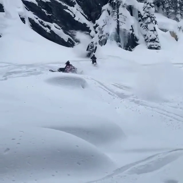 Guy Gets Run Over by Rogue Snowmobile After Failed Stunt Attempt ...