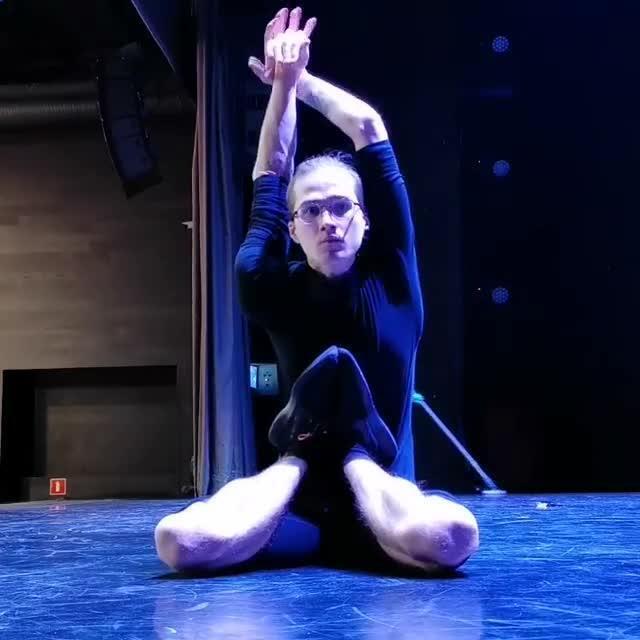 Guy Shows Superhuman Flexibility Skills by Contorting His Legs and Arms ...