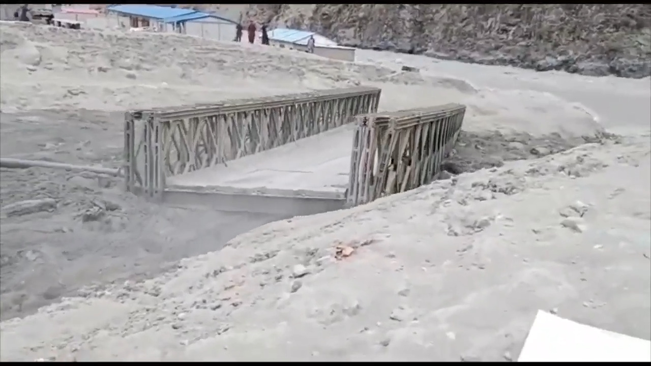 Flash Flood Washes Away Bridge in Pakistan | Jukin Licensing