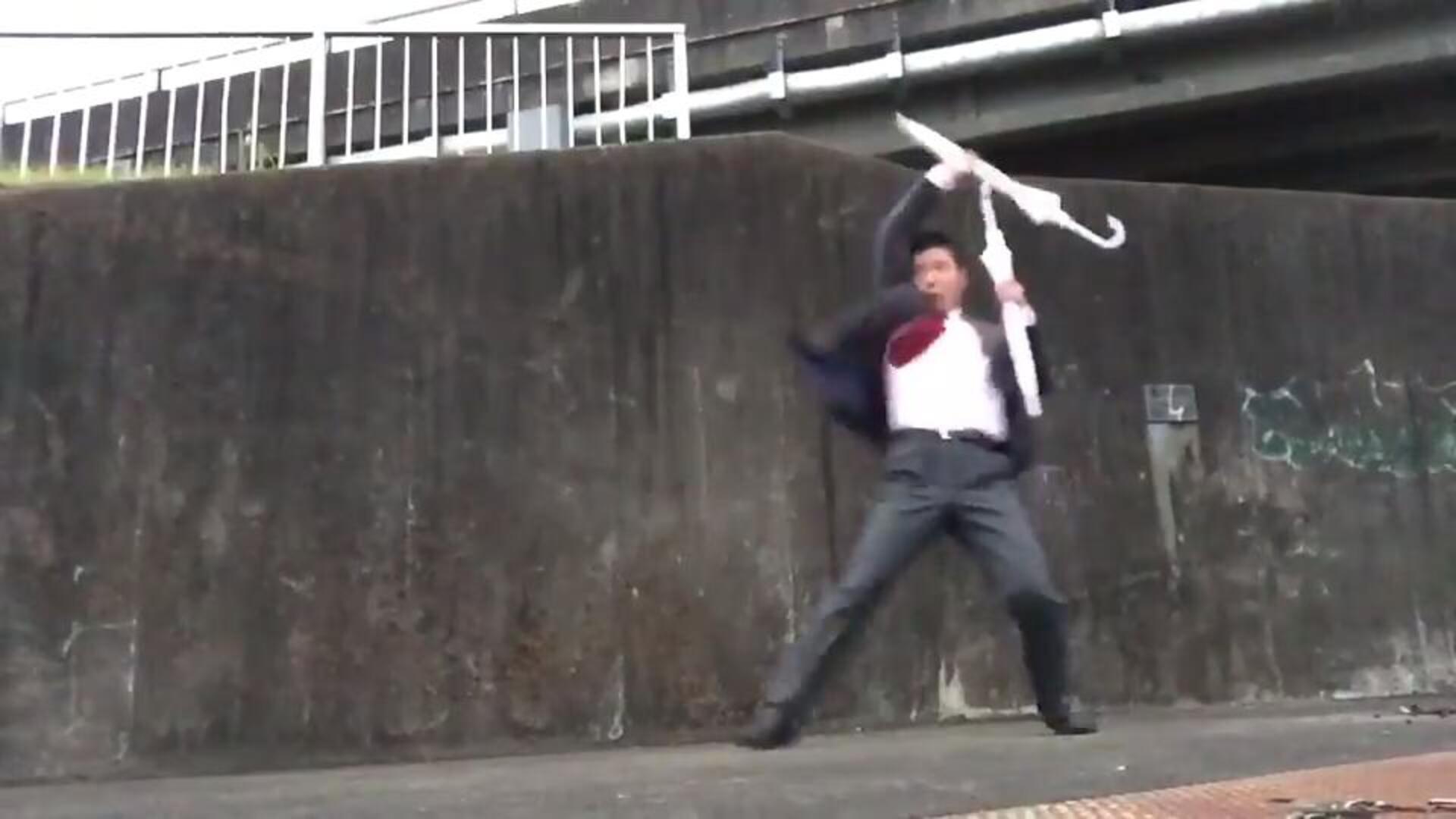 Guy Uses Umbrellas in Weapon Demonstration | Jukin Licensing