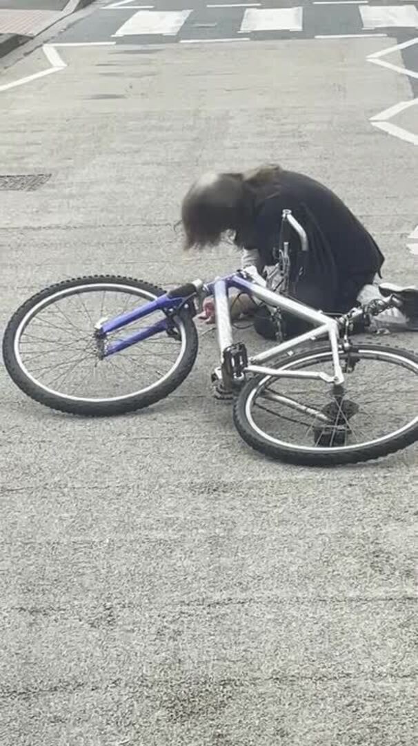 Skitching Fail Removes Some Skin | Jukin Licensing