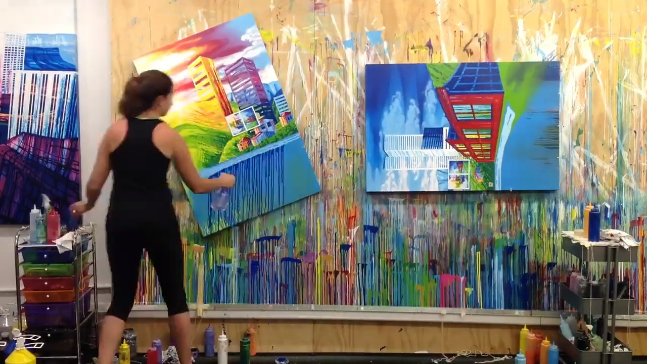 Artist Makes Beautiful Paintings With Squeeze Bottles While Rotating ...