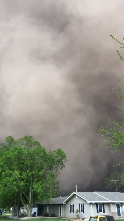 Severe Dust Storm Rolls Through Town in Nebraska | Jukin Licensing