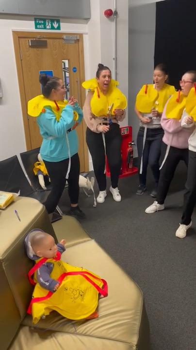 Group of Women Screams as Life Jacket Unexpectedly Blows up | Jukin ...