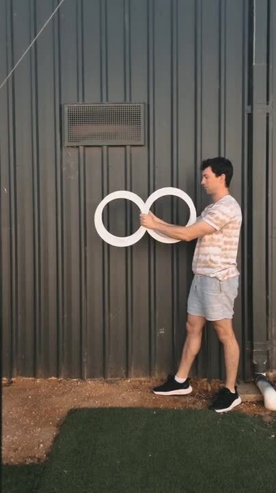 Artist Displays Amazing Juggling Illusions Using 8-Rings | Jukin Licensing