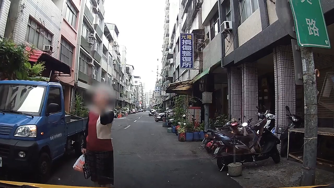 Angry Pedestrian Stops Traffic | Jukin Licensing