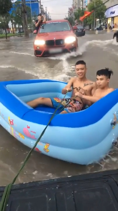 Flood Surfing Fun | Jukin Licensing