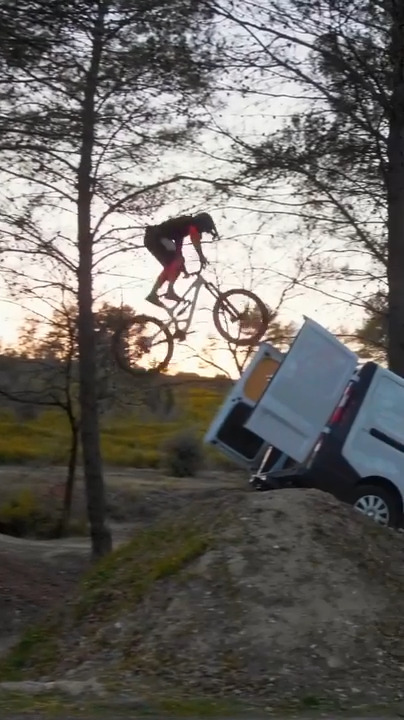 Guy Jumps Off Dirt Ramp and Lands Into Van | Jukin Licensing