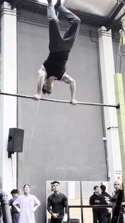 Guy Does Impressive Workout While Hanging on Bar | Jukin Licensing