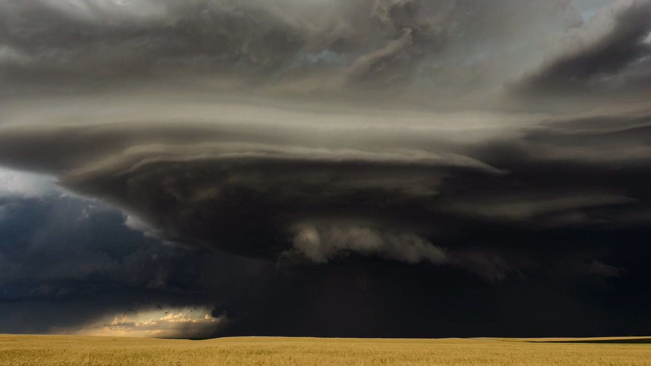 Beautifully Striated Supercell in Sky of Nebraska | Jukin Licensing