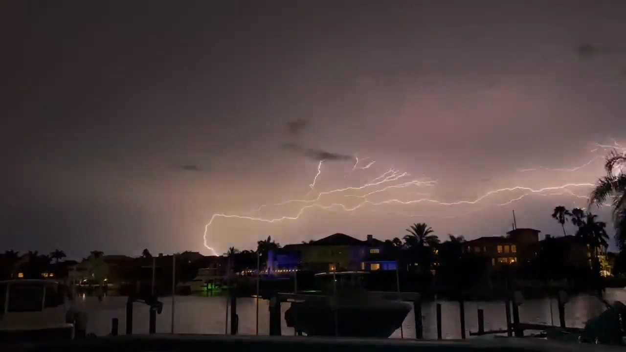 Crawler Lightning Spreads Across the Night Sky | Jukin Licensing